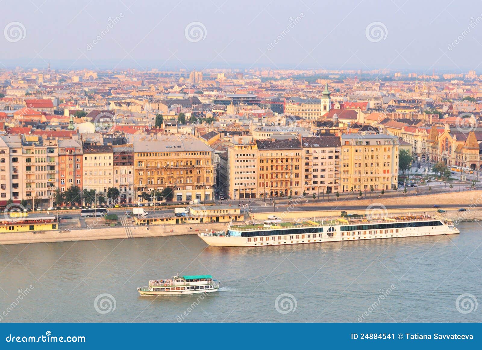 Top-view of Budapest stock image. Image of sunnny, view - 24884541