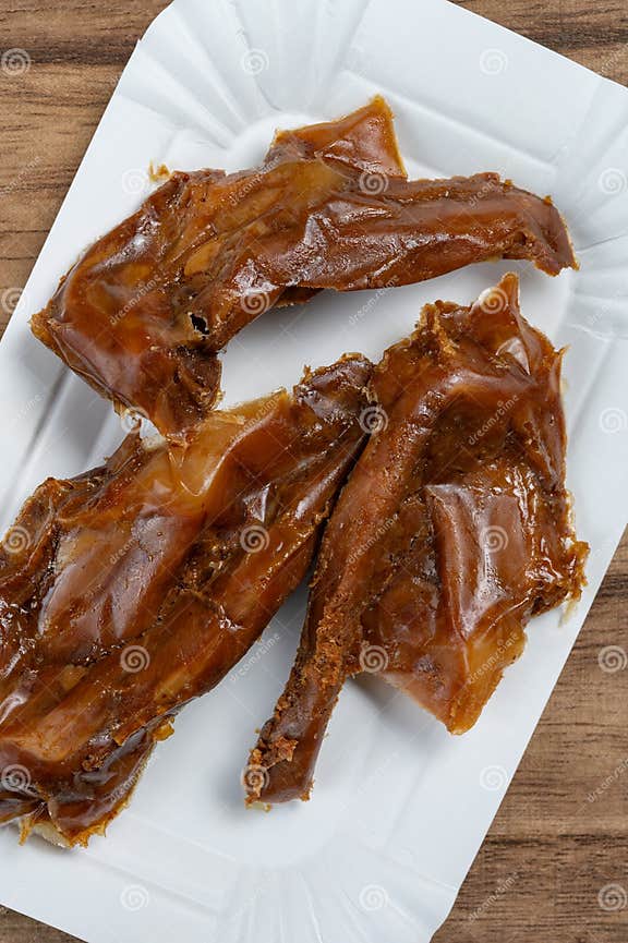 Top View Instant Duck Neck Snacks or Duck Clavicles Vertical ...