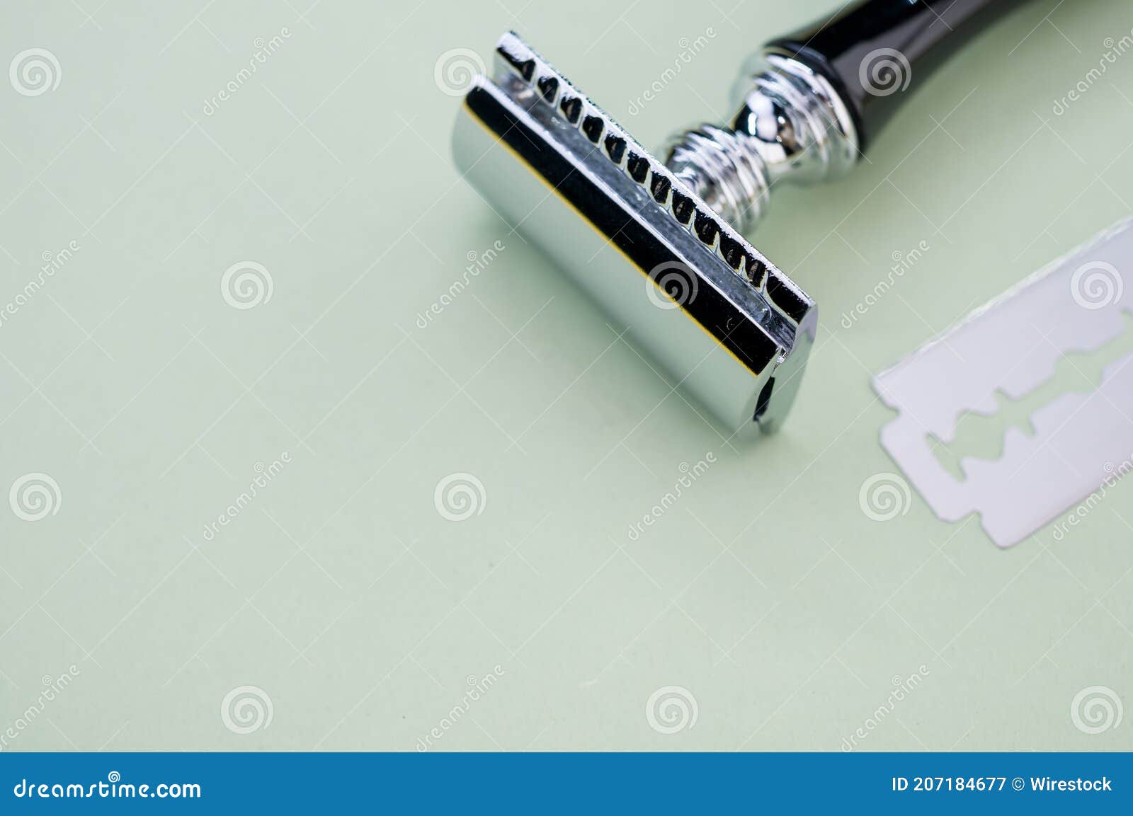 Top View of Mechanical Razor and Blade Isolated on Light Green ...