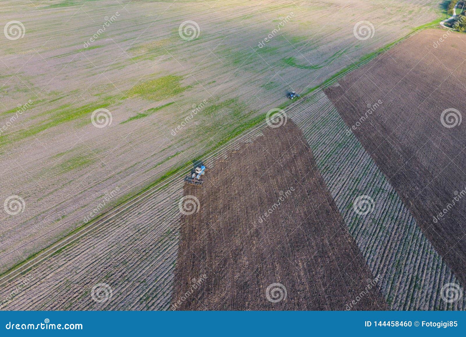Top View Tractor Stock Photos - Download 3,295 Royalty Free Photos