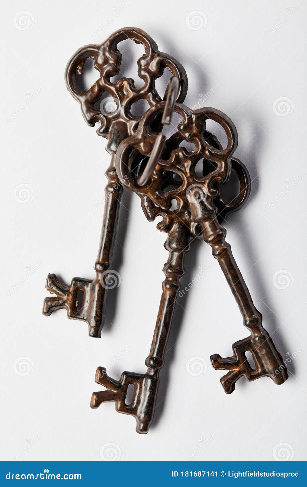Top View of Vintage Keys on Stock Image - Image of keys, retro: 181687141