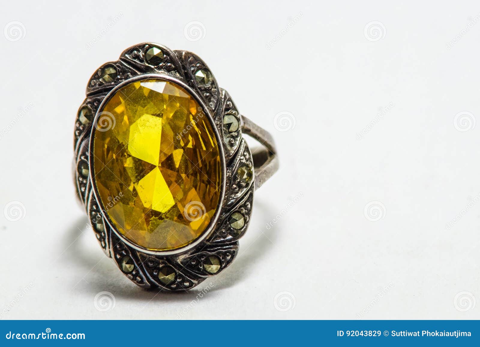 Topacio del anillo imagen de archivo. Imagen de cristal - 92043829