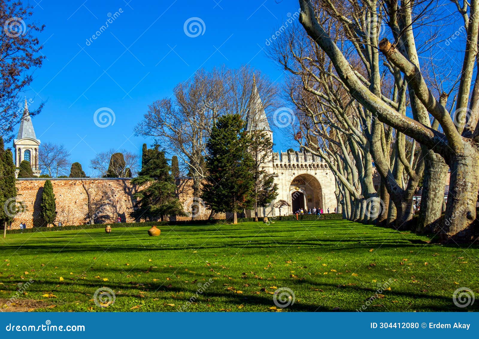 Topkapi Palace 1.Courtyard and 2. Gate View Stock Photo - Image of rest ...