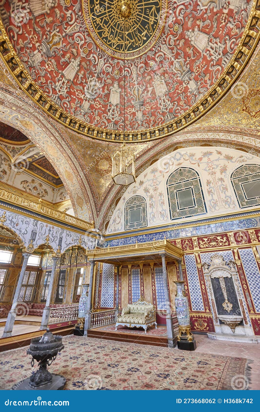 Topkapi Palace Interior. Imperial Hall, Sultan Throne. Istanbul, Turkey ...