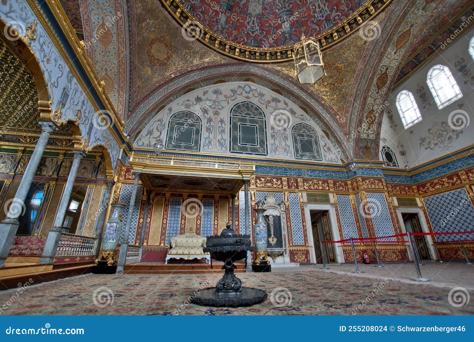 Topkapi Palace: Throne Room Editorial Stock Image - Image of pavilion ...