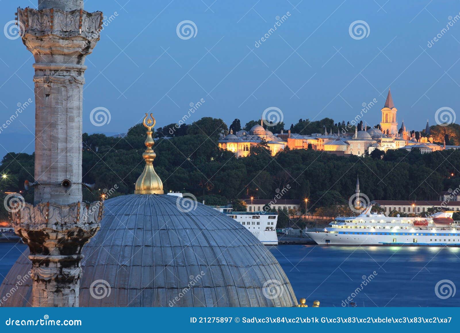 Topkapi Palace and Mosque stock image. Image of nightlights - 21275897