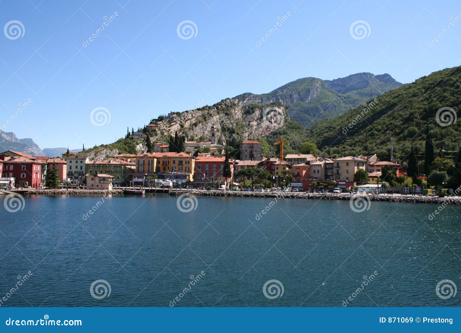 Torbole, See Garda, Italien. Stockbild - Bild von kalkstein, italien ...