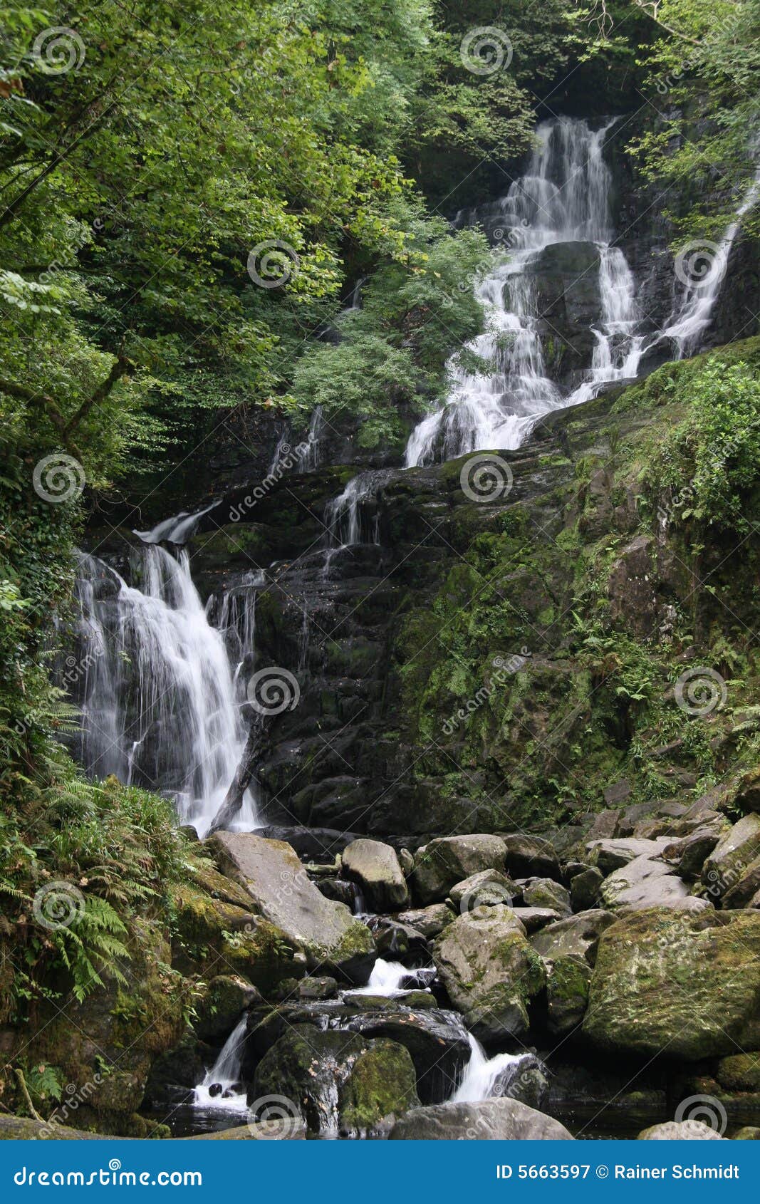 Torc waterfall stock image. Image of killarney, kerry - 5663597