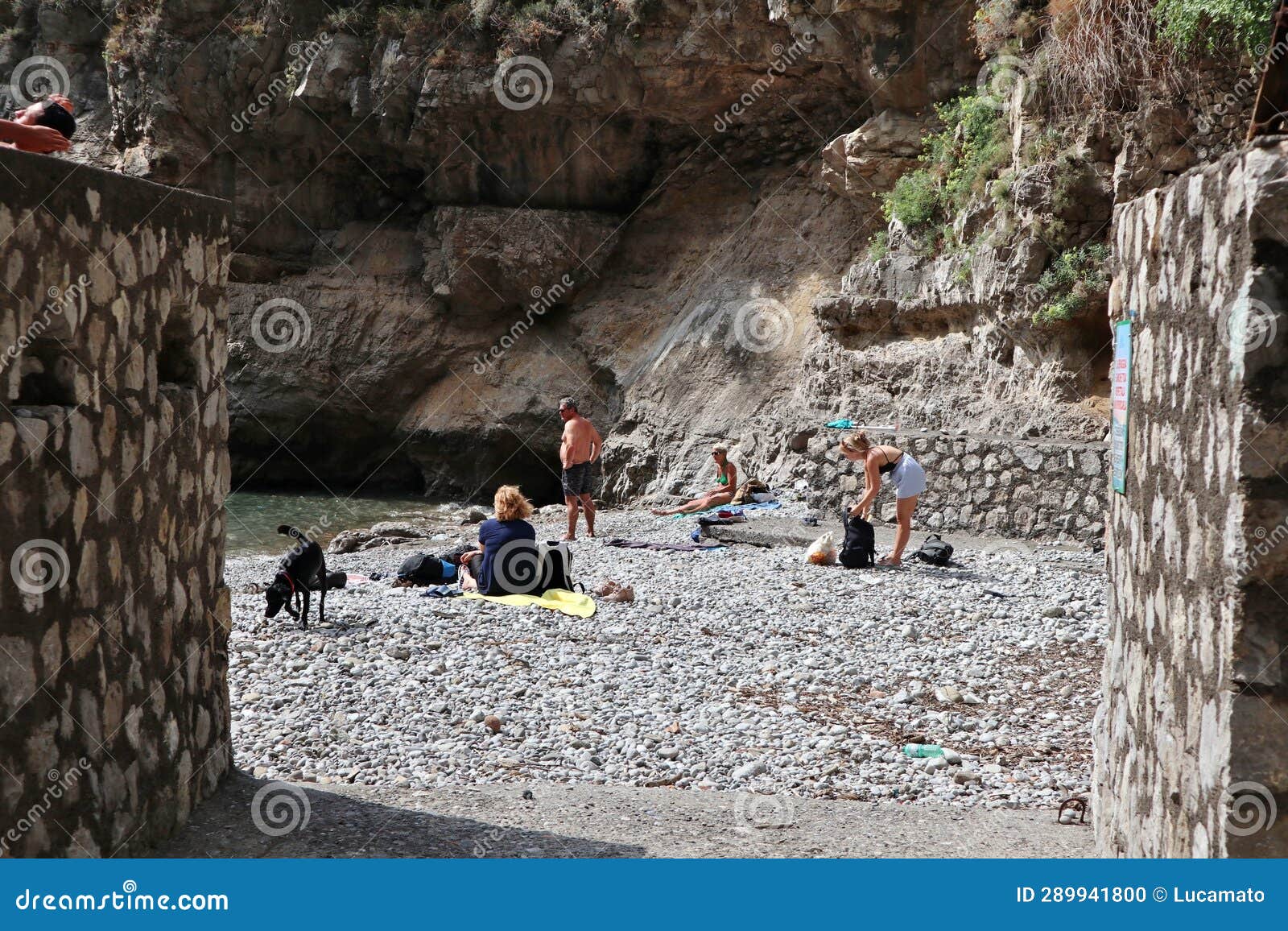Torca - Accesso Alla Spiaggia Di Crapolla Editorial Image - Image of ...