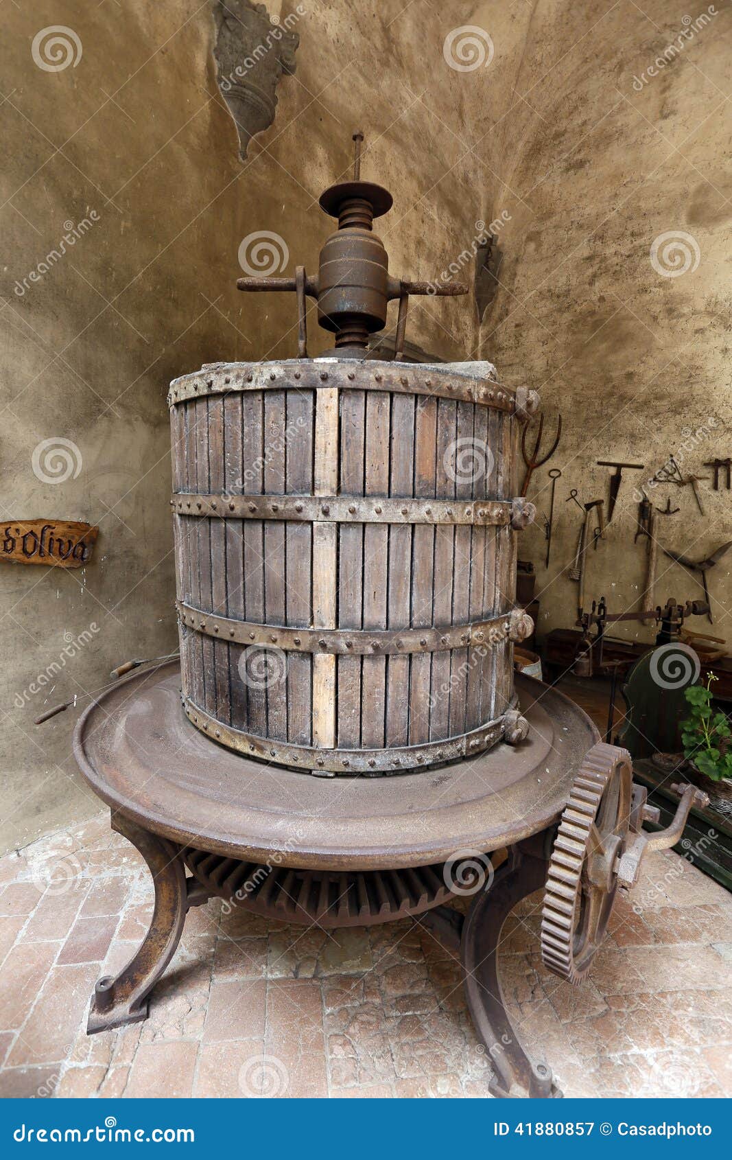 Torchio antico immagine stock. Immagine di legno, storia - 41880857