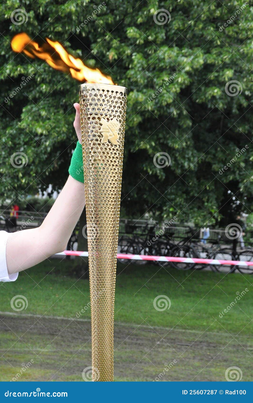Torcia olimpica fotografia editoriale. Immagine di spirito - 25607287
