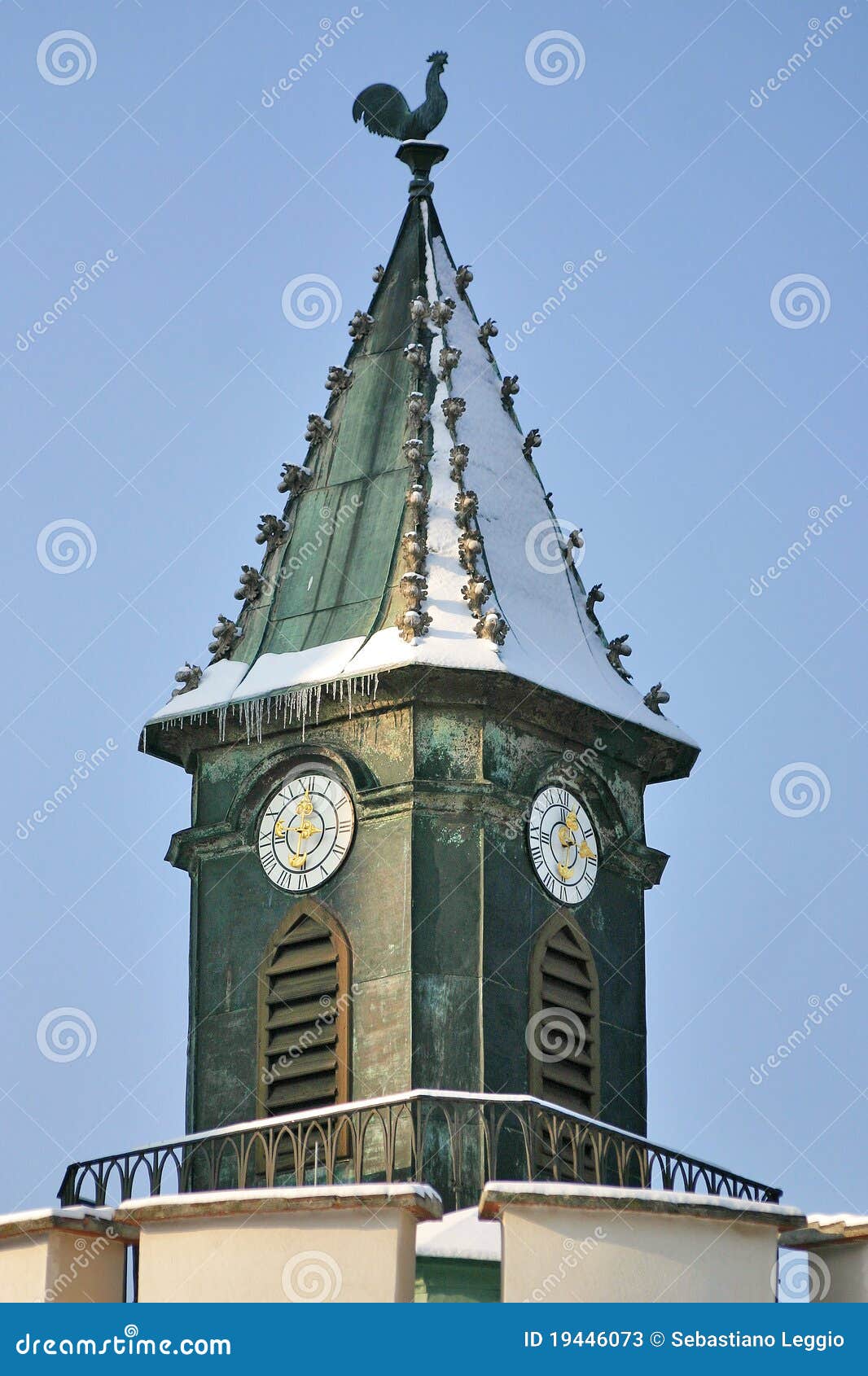 Toren Met Weerhaan En Sneeuw Stock Afbeelding - Image of wethercoop ...