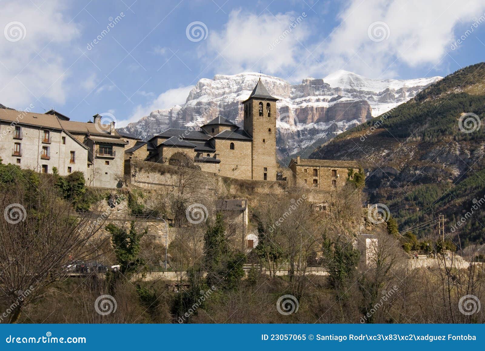 Torla and the Mondarruego stock image. Image of aragon - 23057065