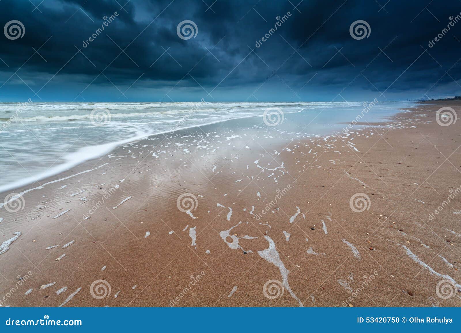 Tormenta En Costa De Mar Del Norte Foto de archivo - Imagen de cielo ...