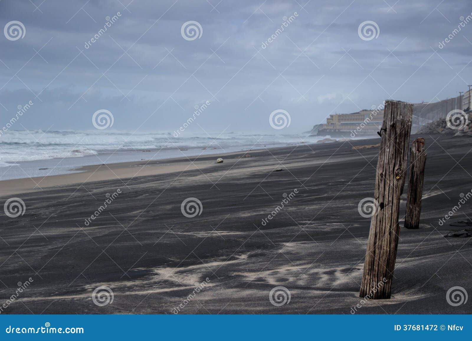 Tormenta sobre la playa foto de archivo. Imagen de inclemente - 37681472