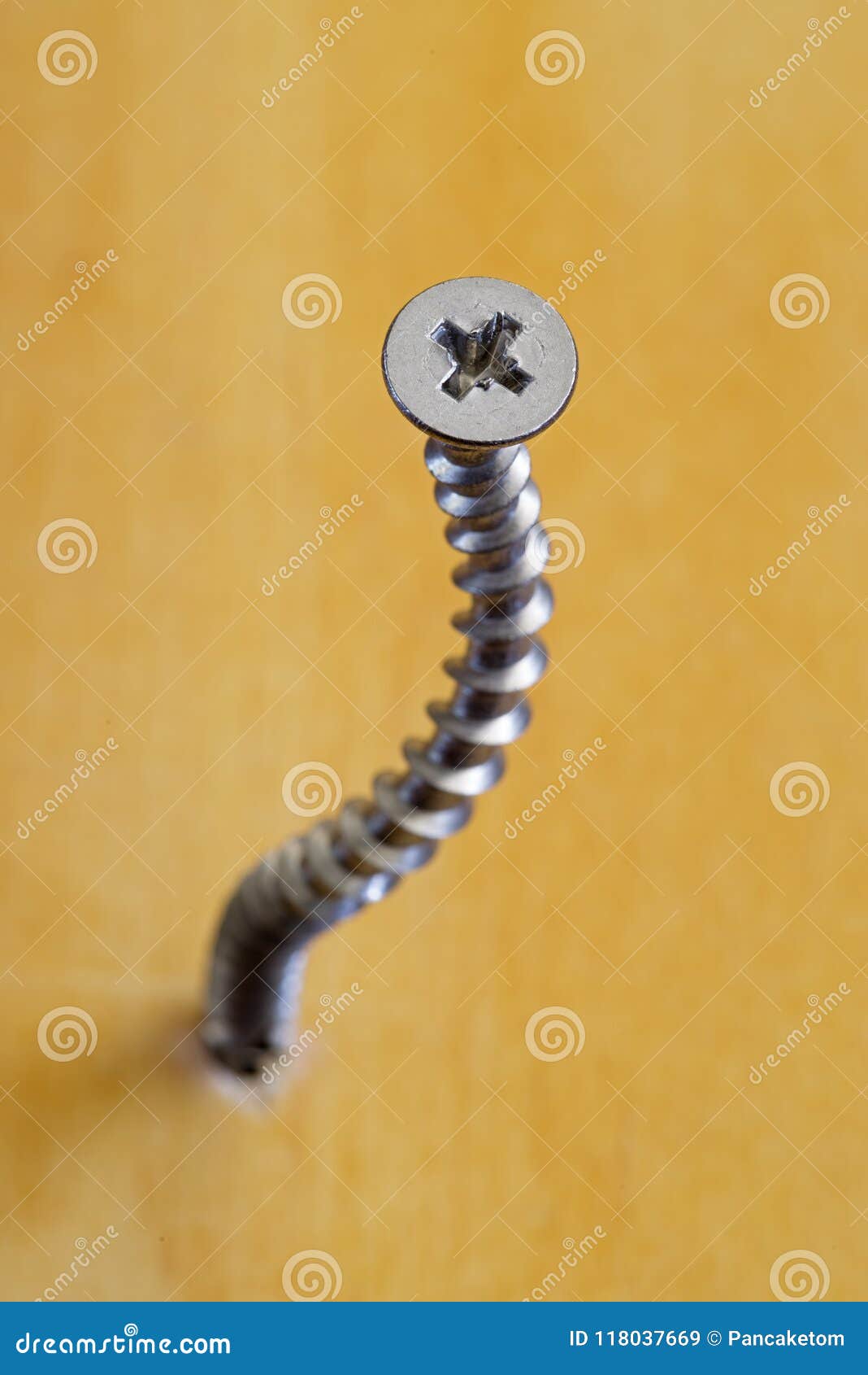 Tornillo torcido imagen de archivo. Imagen de espiral - 118037669