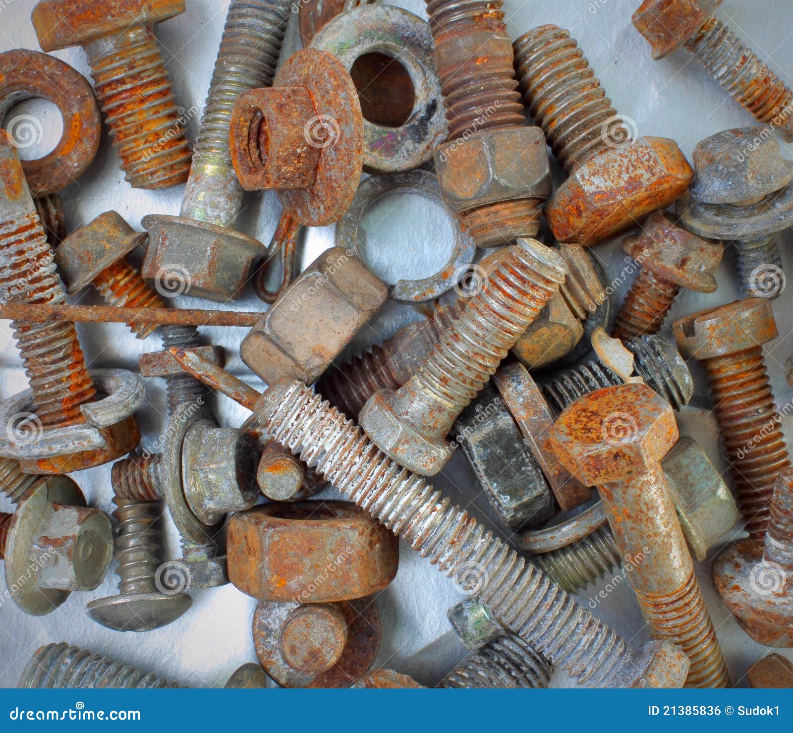 Tornillos Oxidados, Tuercas Foto de archivo - Imagen de extracto ...