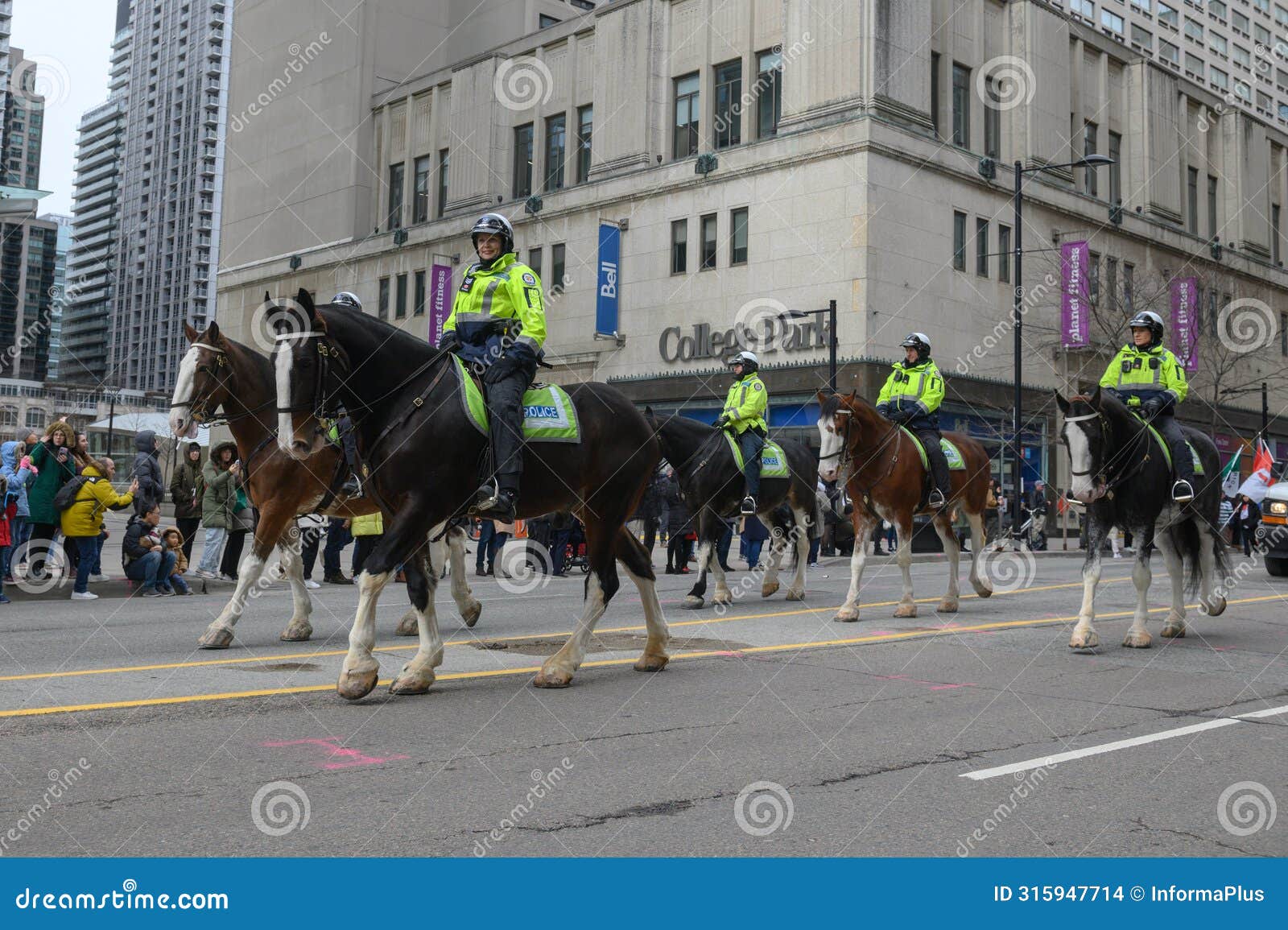 Mounted Police Patrol in Toronto Editorial Stock Image - Image of ... Mounted Police Patrol in Toronto Editorial Stock Image - Image of ...