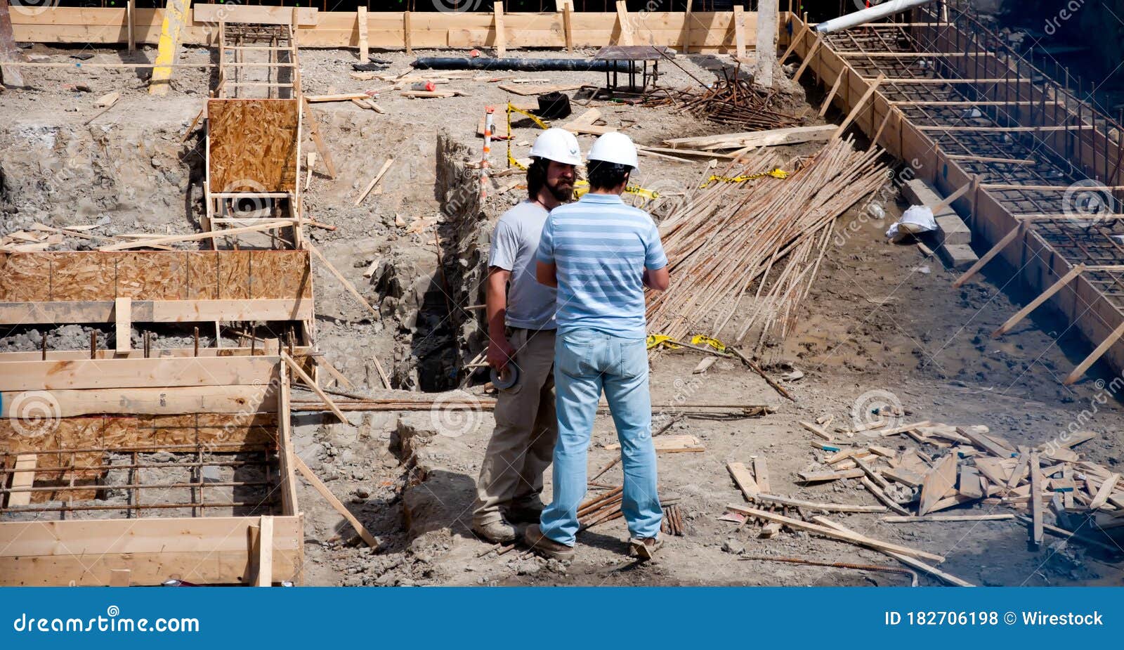 TORONTO, CANADA - May 21, 2010: Men at Construction Site Editorial ...