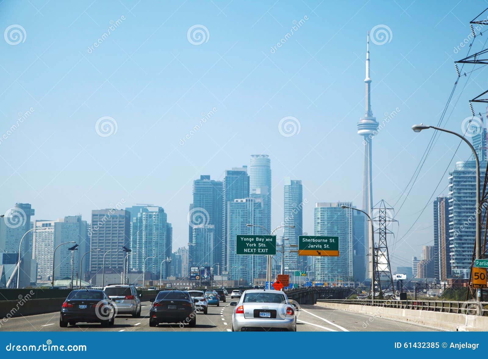 TORONTO,CANADA - SEPTEMBER 6, 2015: Toronto. Gardiner Highway Editorial ...