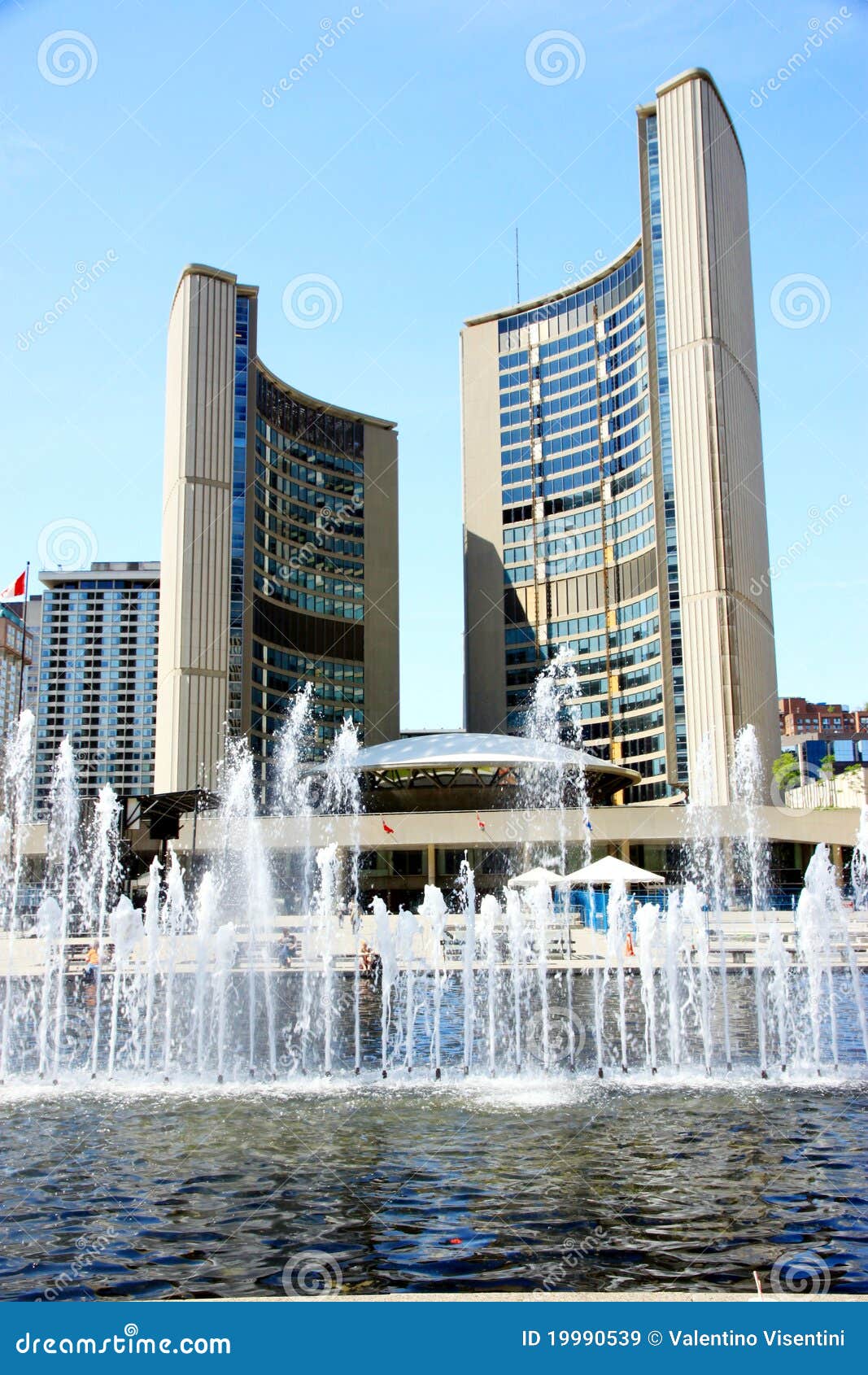 Toronto City Hall editorial stock image. Image of relax - 19990539