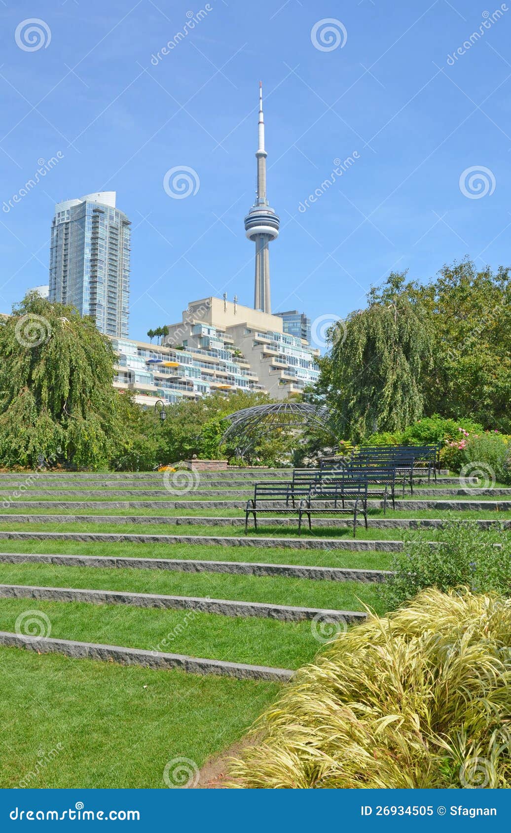 Toronto City Park editorial image. Image of highrise - 26934505