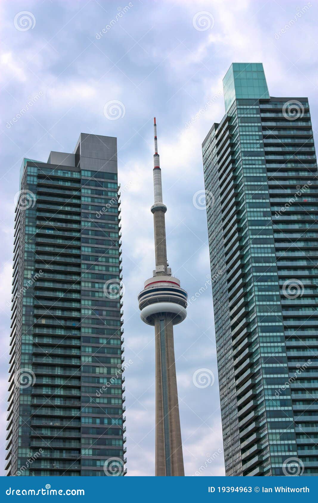 Toronto CN Tower editorial stock photo. Image of tourist - 19394963