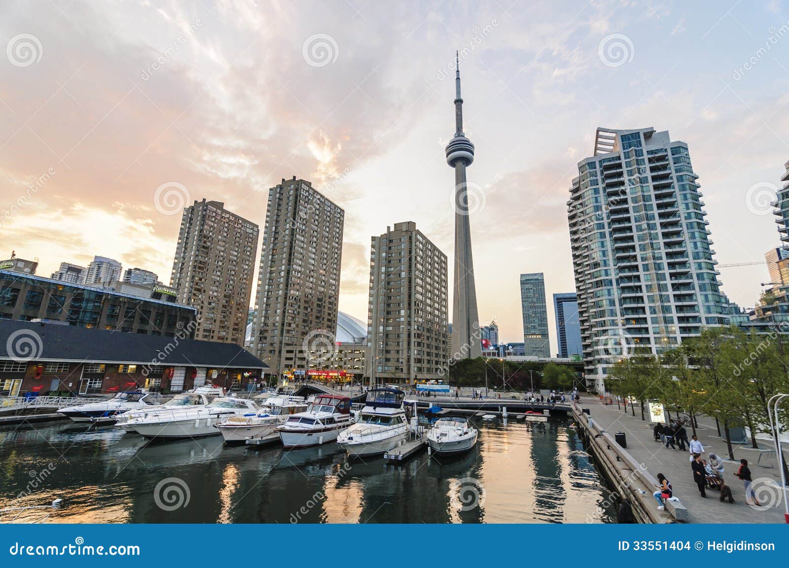 Toronto CN Tower editorial stock image. Image of buildings - 33551404