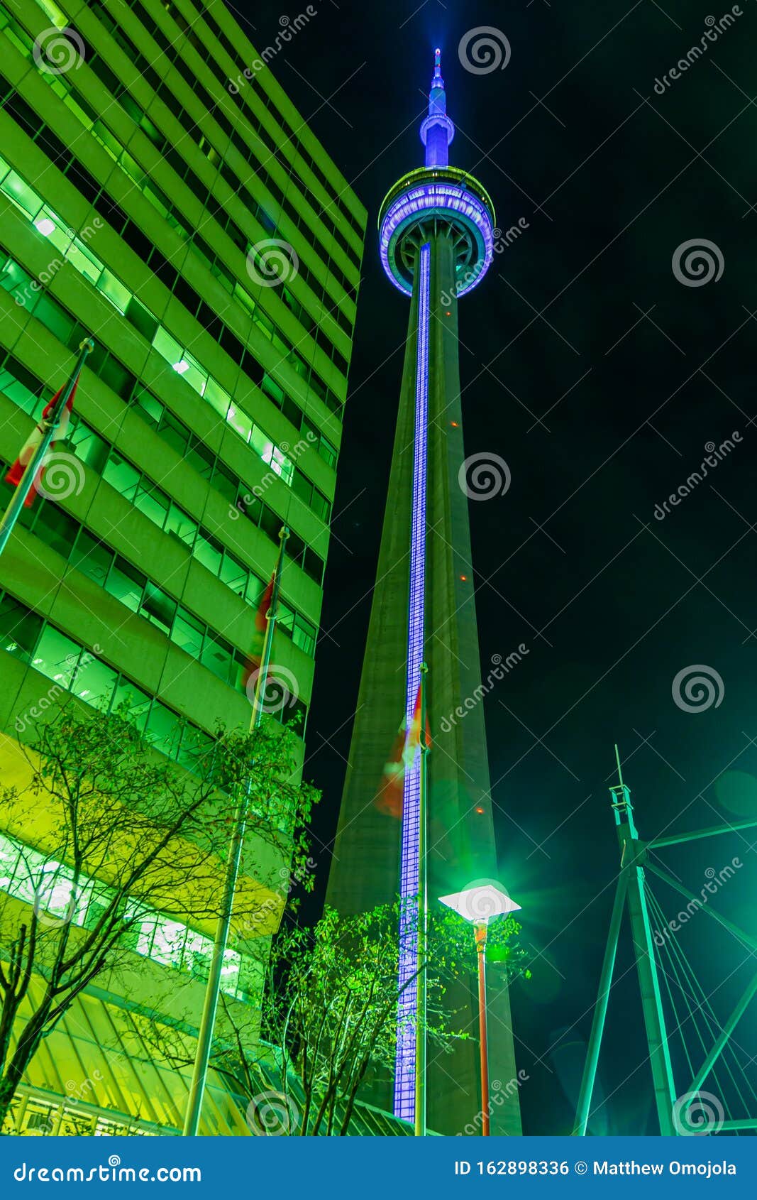 Toronto CN Tower at night. editorial photo. Image of buildings - 162898336