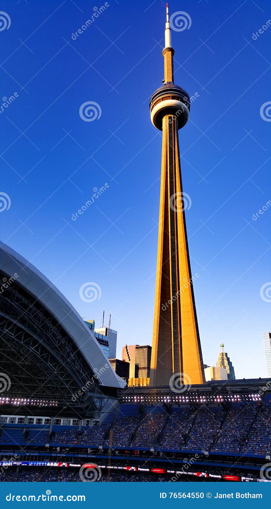 Toronto CN tower editorial image. Image of centre, toronto - 76564550