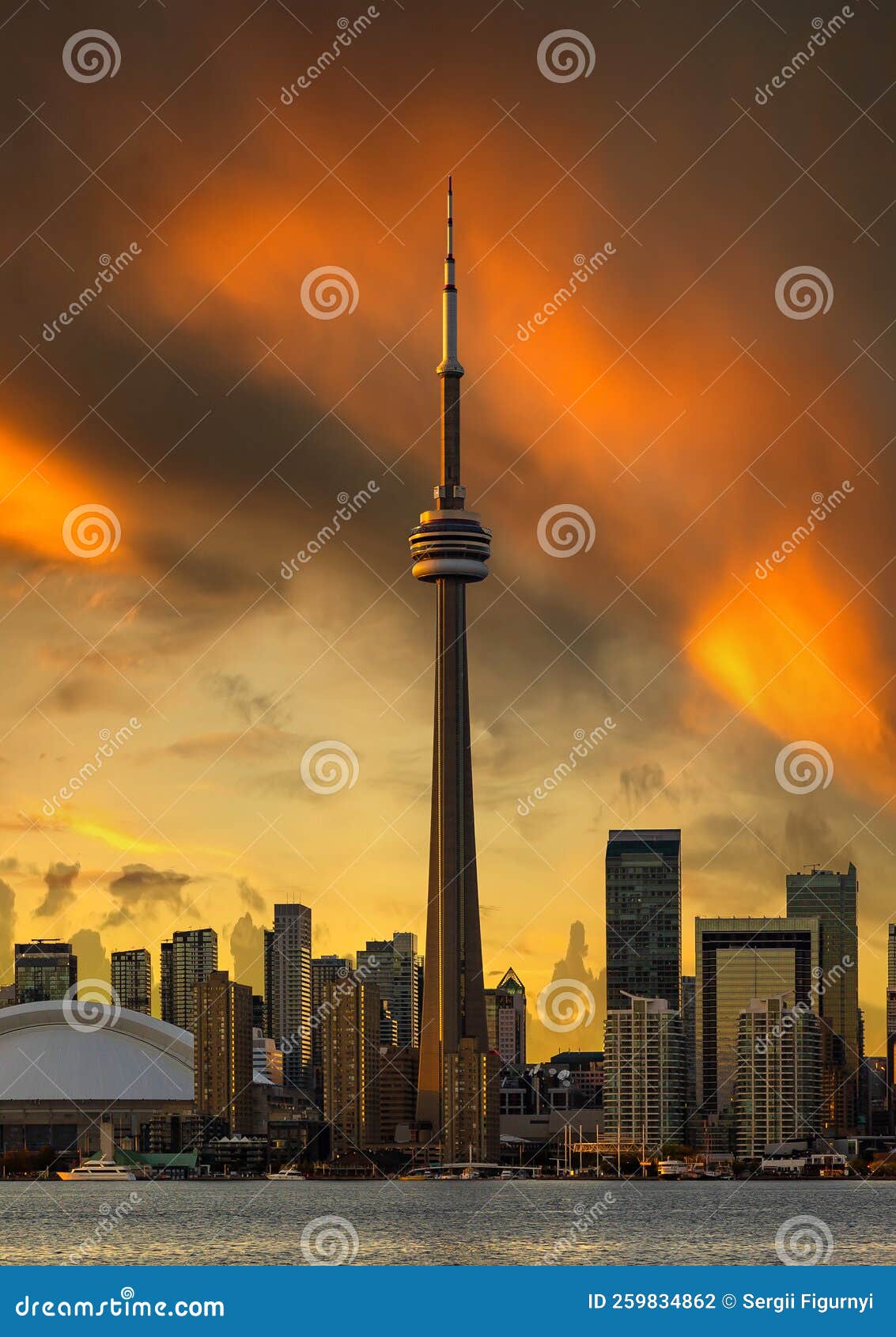 Toronto and CN Tower at Sunset Editorial Photography - Image of harbor ...