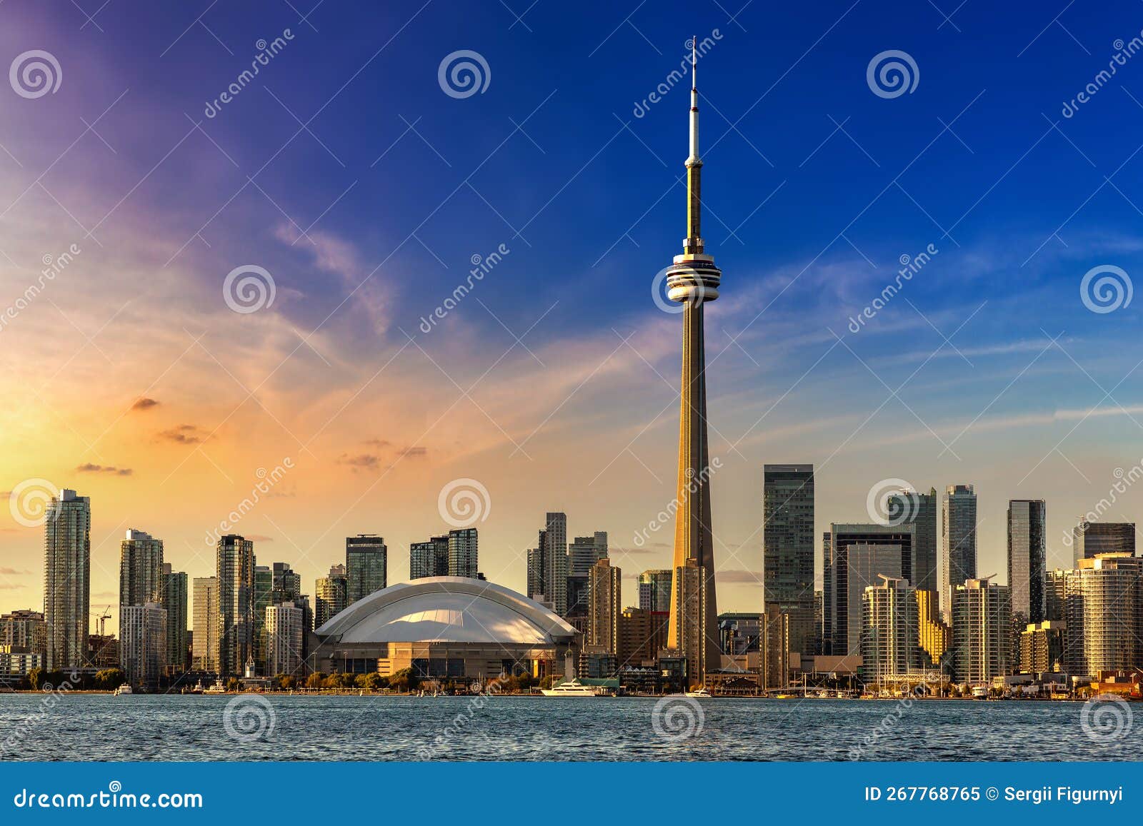 Toronto and CN Tower at Sunset Editorial Image - Image of cityline ...