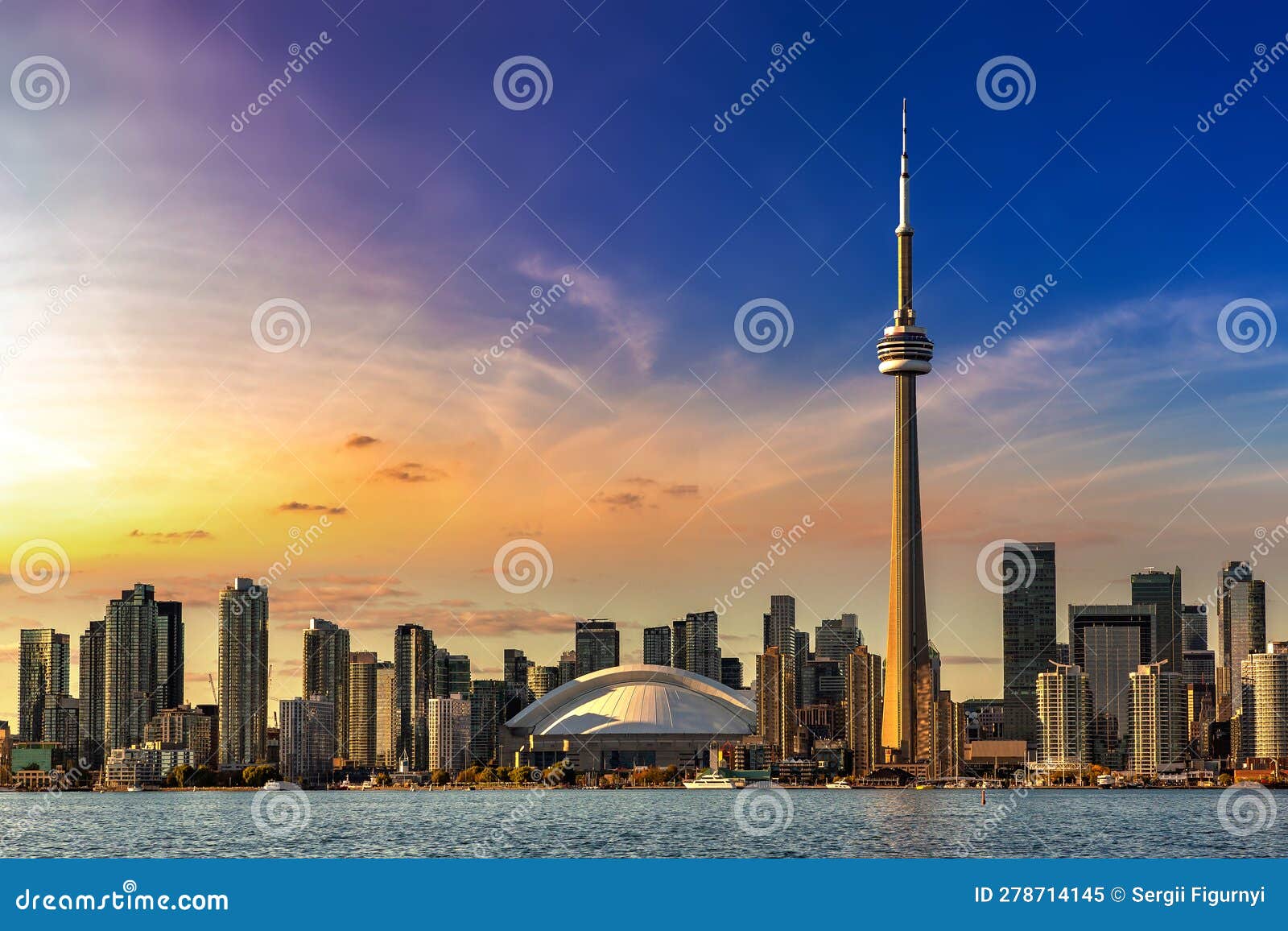 Toronto and CN Tower at Sunset Editorial Image - Image of gold, ontario ...