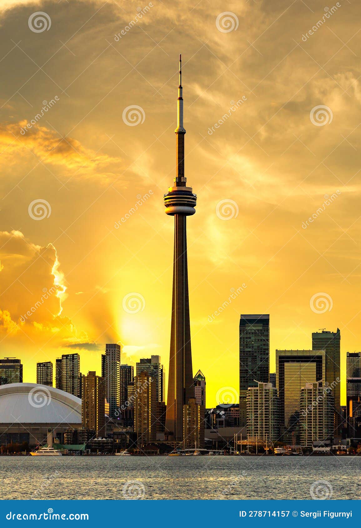 Toronto and CN Tower at Sunset Editorial Photography - Image of ...