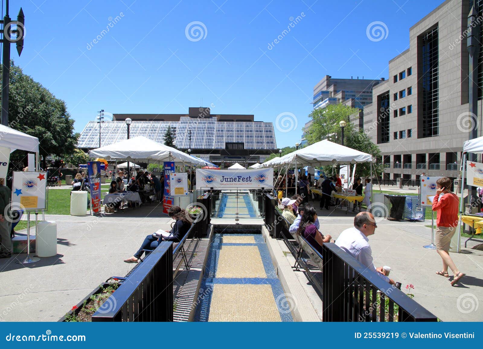 Toronto June Fest editorial stock image. Image of hands - 25539219