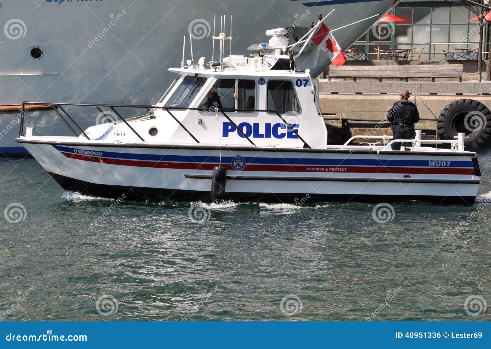 Toronto Police Marine Unit editorial photo. Image of lake - 40951336