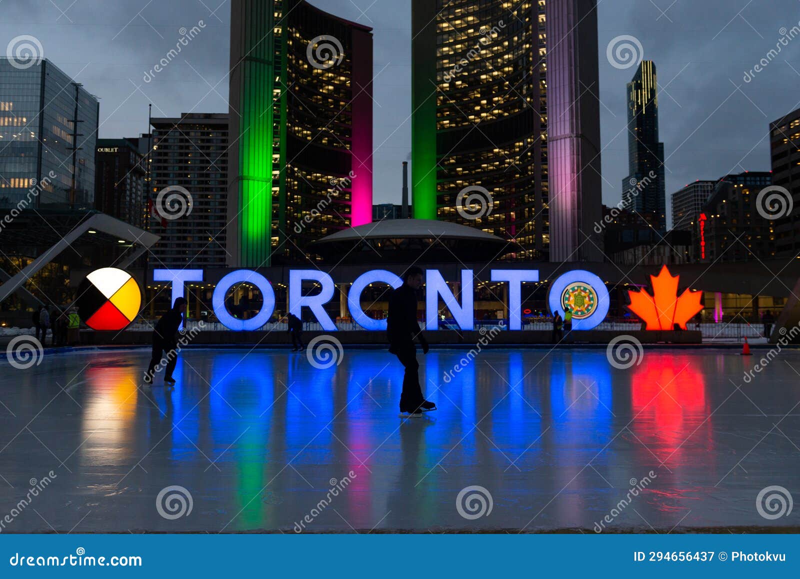 Toronto Sign at Nathan Phillips Square in Downtown Toronto Editorial ...