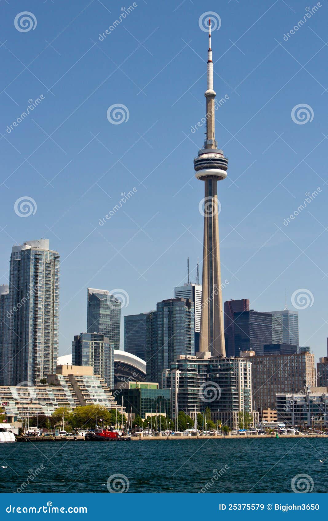 Toronto Skyline editorial stock image. Image of harbourfront - 25375579