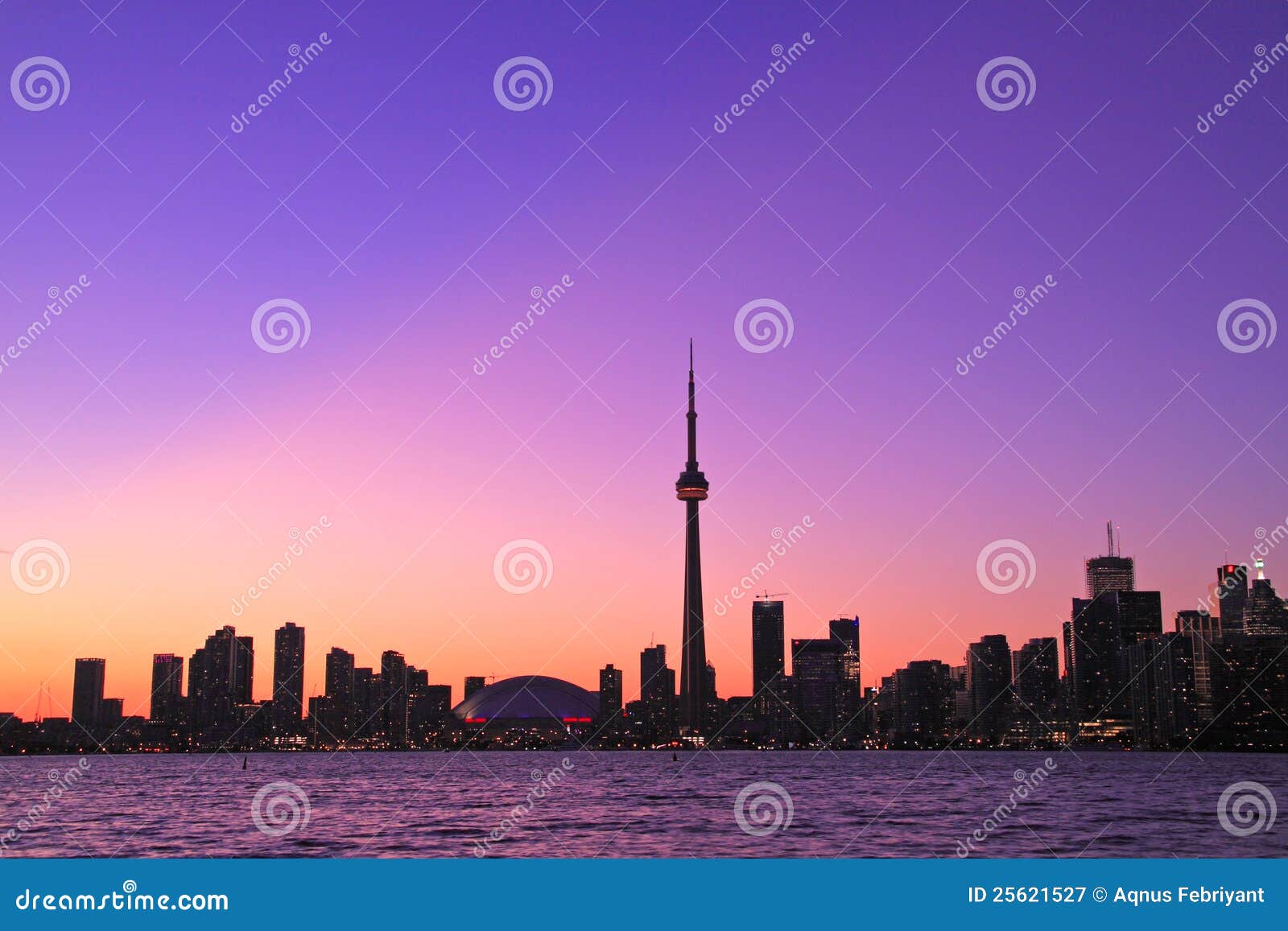 Toronto Skyline stock image. Image of tower, water, dramatic - 25621527