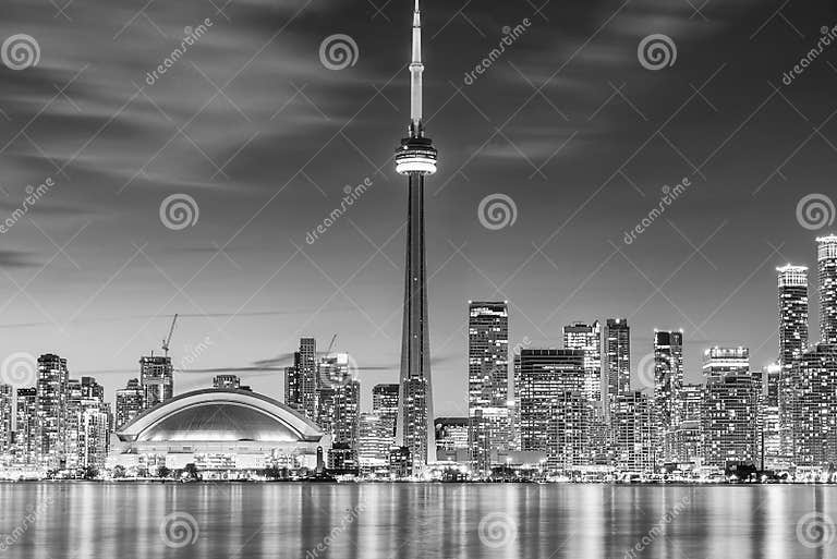 Toronto Skyline editorial stock image. Image of city - 73983744