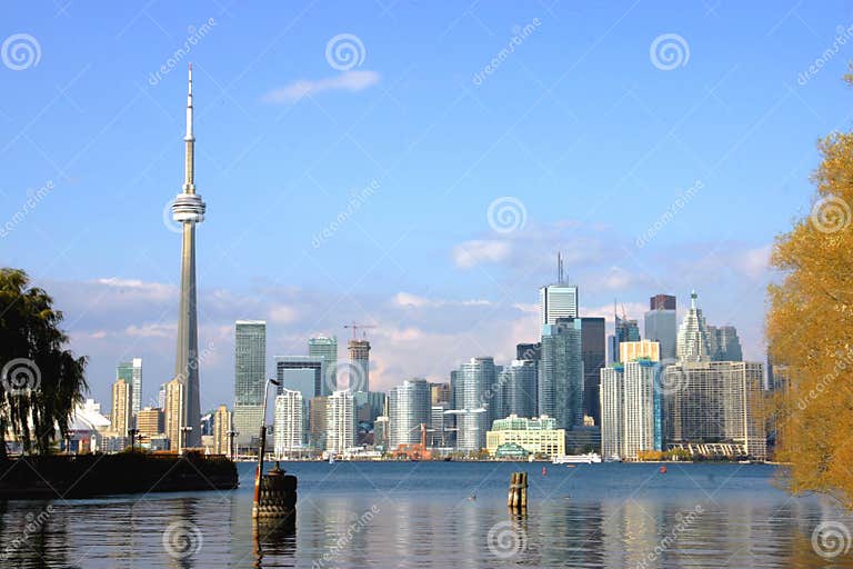 Toronto Skyline in Fall editorial stock image. Image of leisure - 23886784