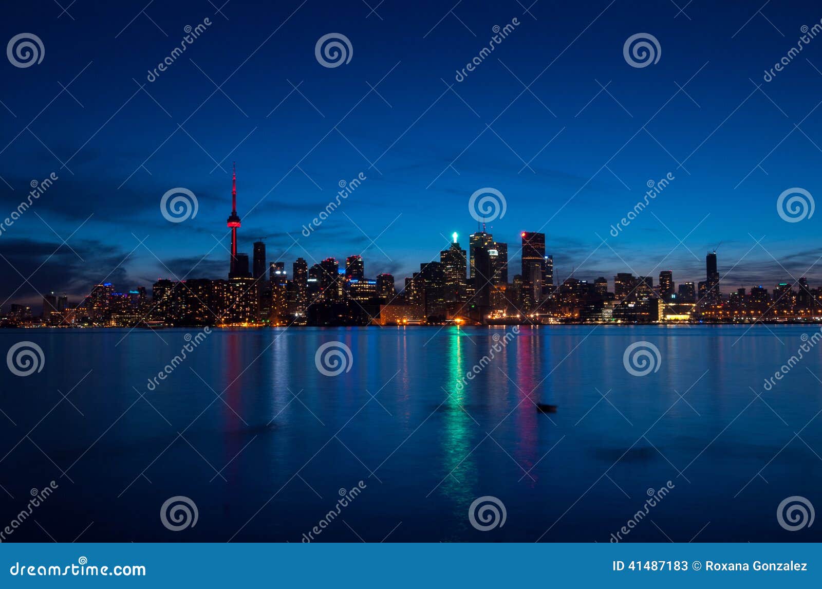 Toronto skyline at night stock image. Image of dusk, toronto - 41487183