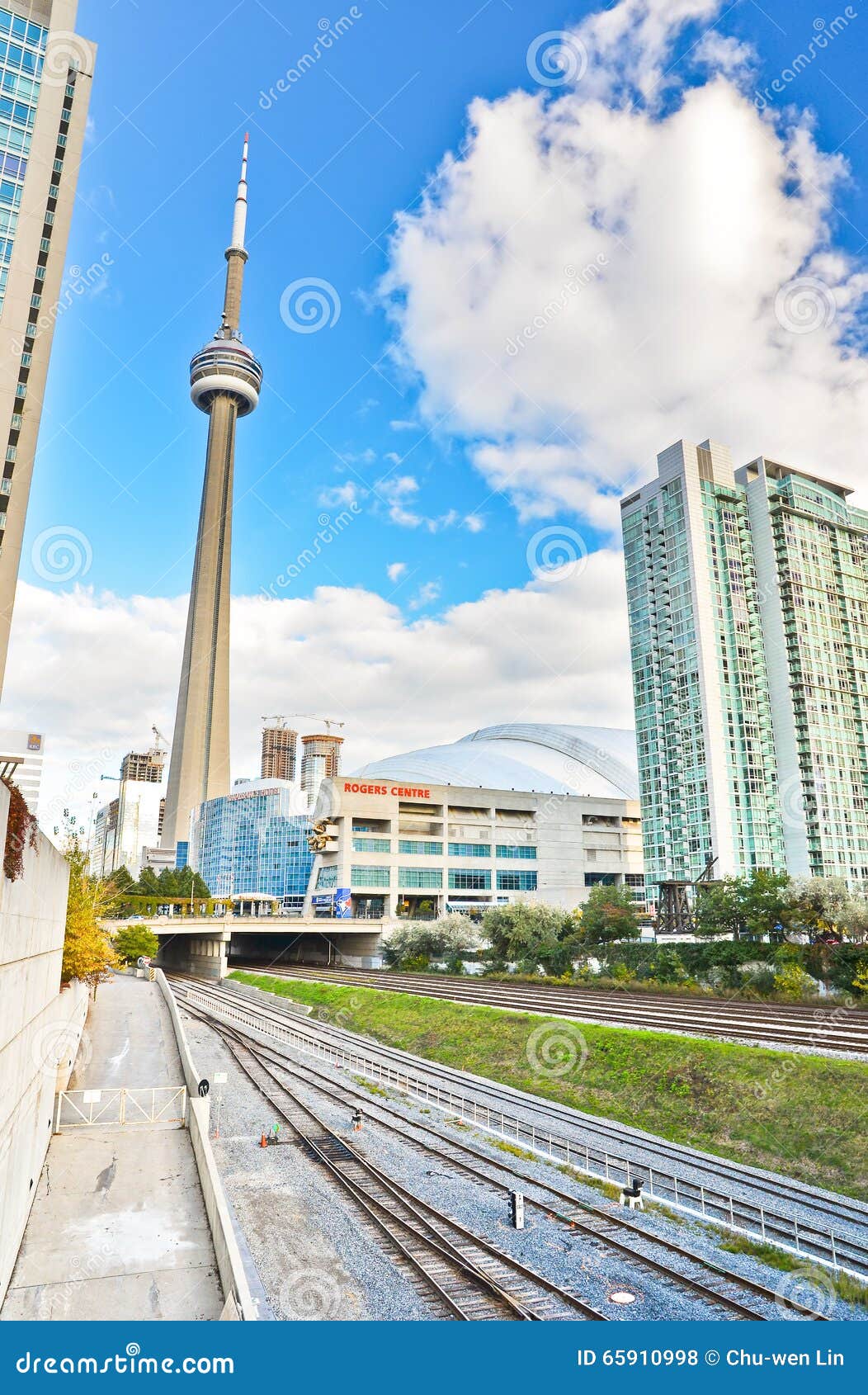 Toronto Skyline in a Sunny Day Editorial Stock Photo - Image of blue ...
