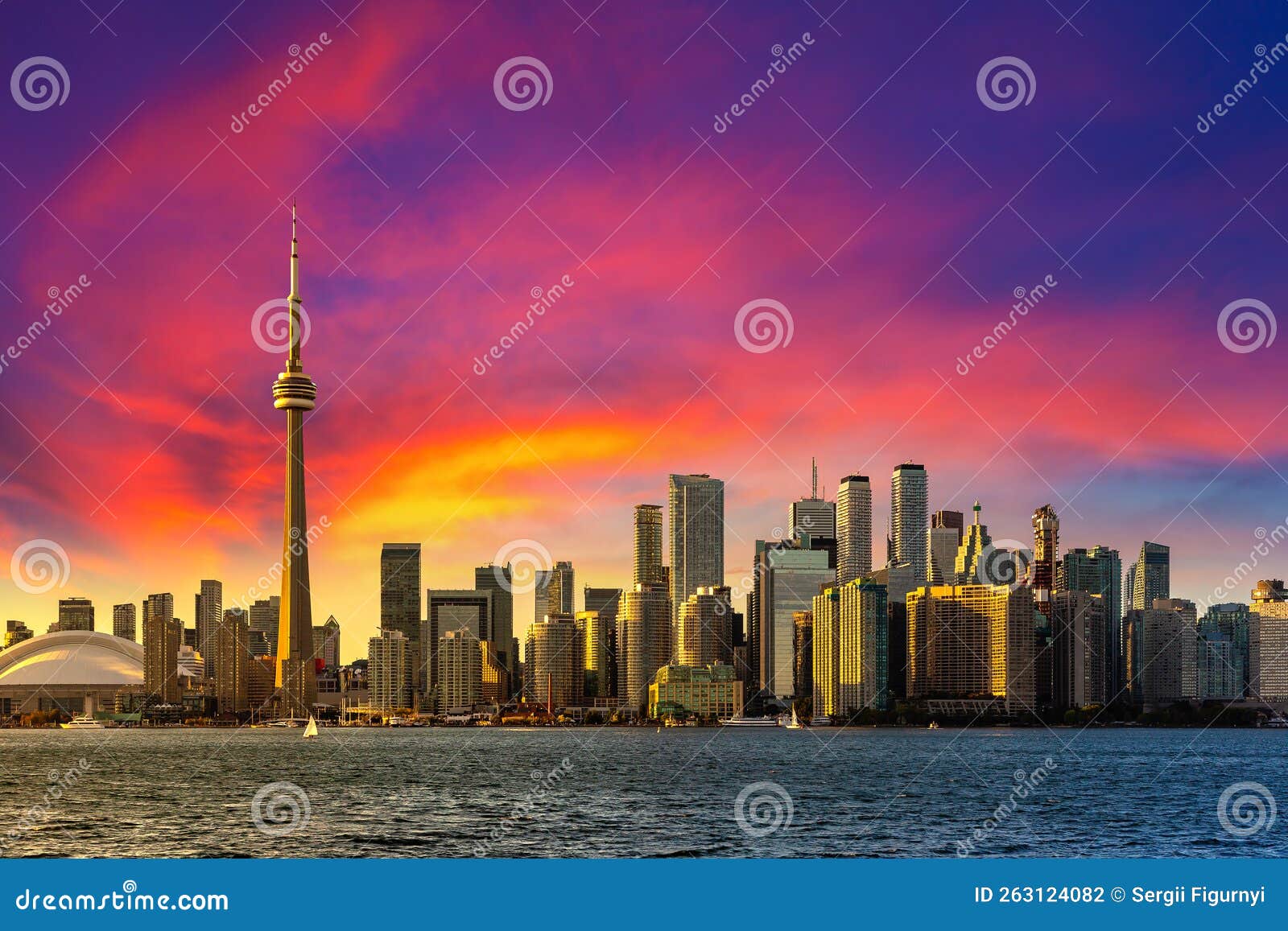 Toronto Skyline at Sunset, Canada Stock Photo - Image of scene, harbor ...