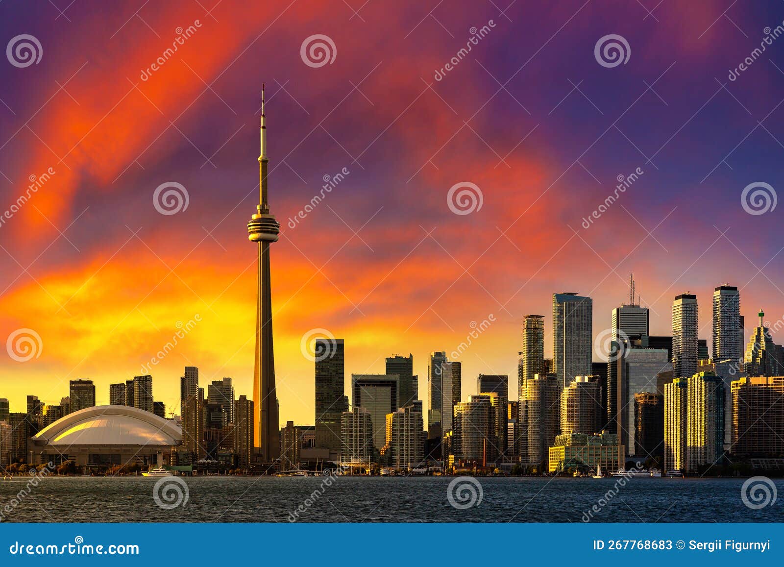 Toronto Skyline at Sunset, Canada Editorial Stock Photo - Image of lake ...
