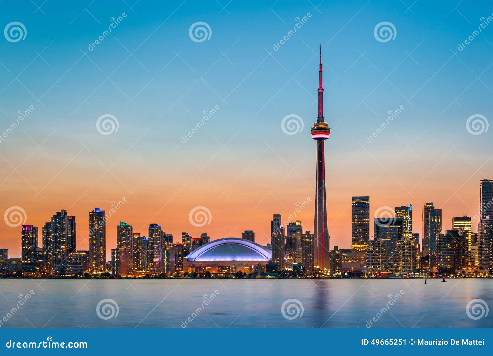 Toronto Skyline at Twilight Stock Image - Image of skyline, water: 49665251