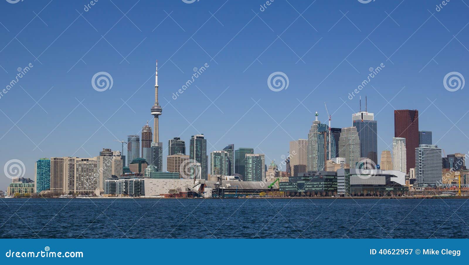 Toronto-Stadtbild Vom Osten Redaktionelles Stockfotografie - Bild von ...