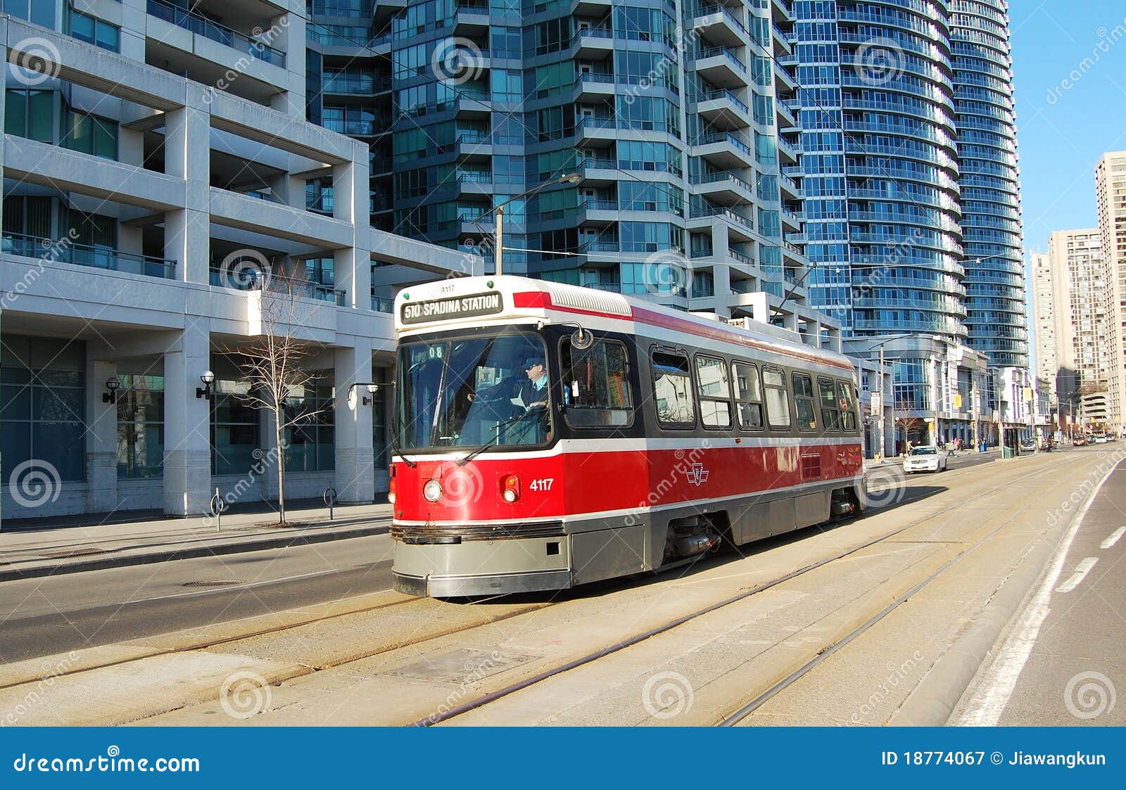 Toronto street car editorial photography. Image of tower - 18774067