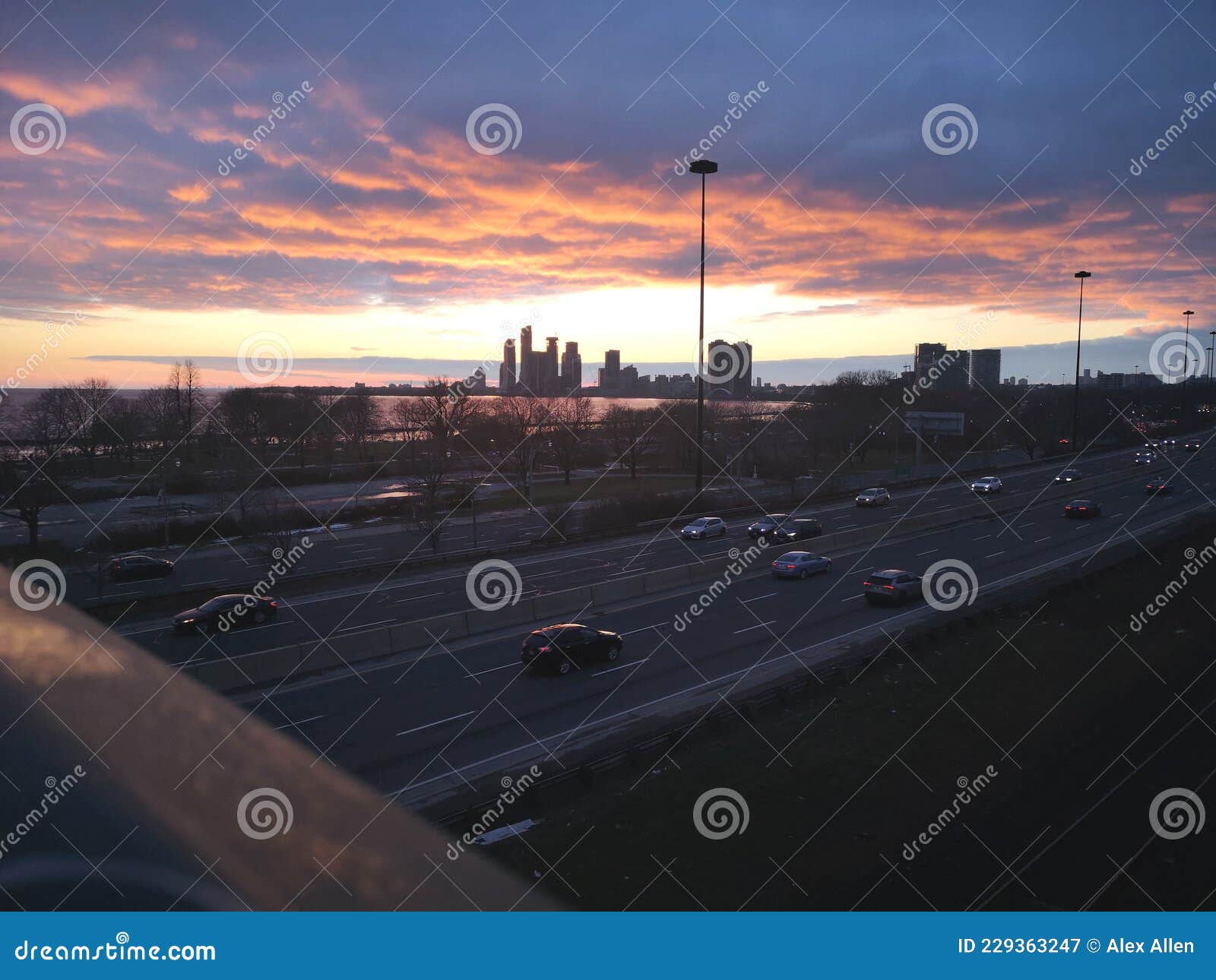 Toronto Sunset Looking Onto QEW Editorial Photography - Image of sunset ...