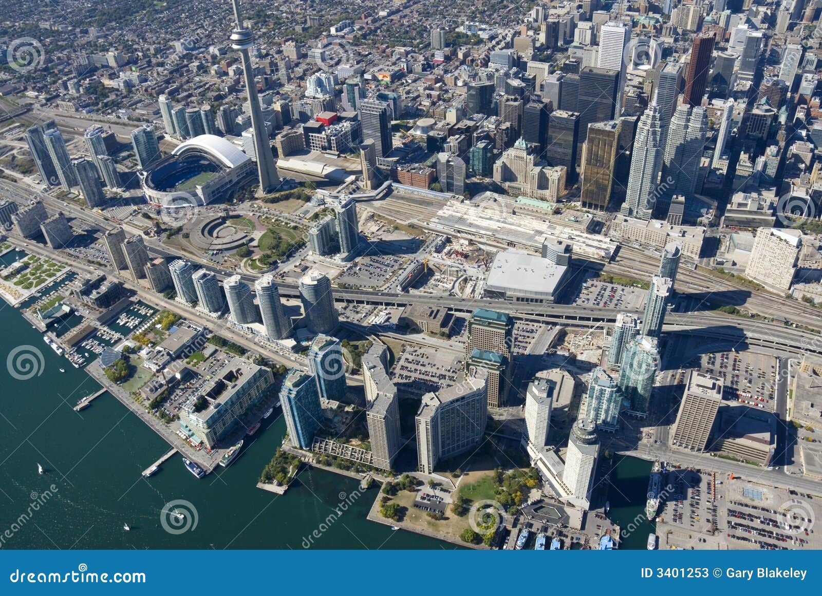 Toronto Towers stock image. Image of building, deck, railway - 3401253